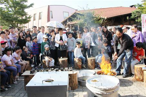 도자 페스티벌 이천도자기축제 개막 팡파르설봉공원에서 23일간 개최