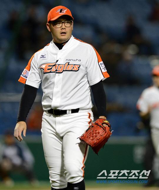 포토 송창식 뒷문 확실히 걸어 잠궈야지