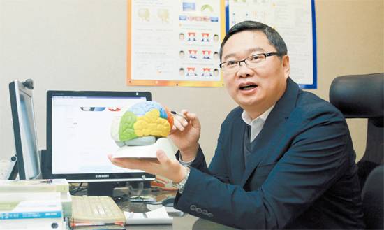 어린 아이들 전두엽 발달 늦어 의지 약해공부보다 게임에 더 관심