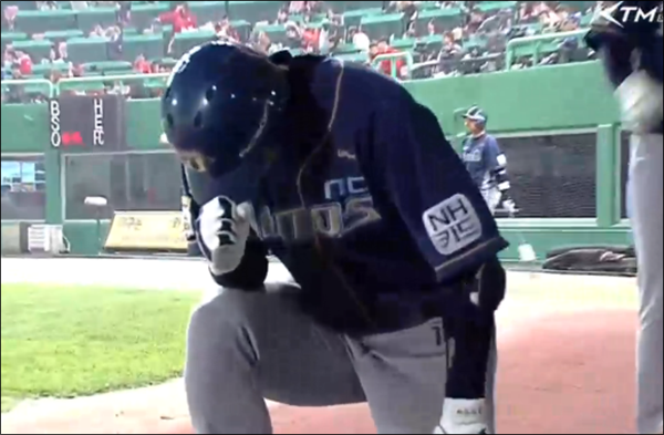 [WOWTV 프로야구] 두들긴 NC, SK 끌어내리고 '단독 2위' 포효