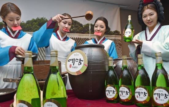 국순당 수라간 차례주 빚기 시연해