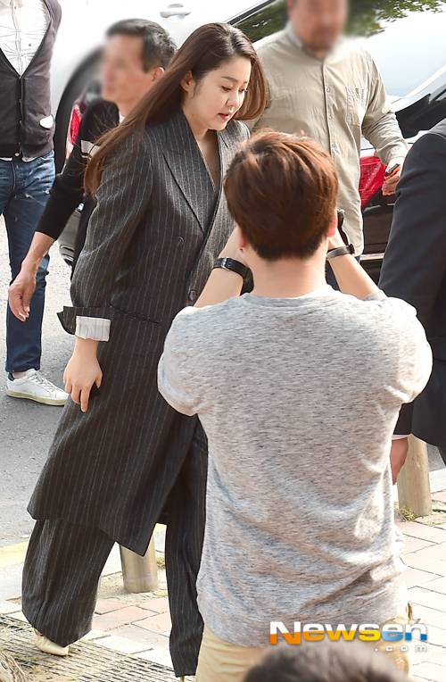 포토엔 고현정 가을 바람에 긴머리 휘날리며