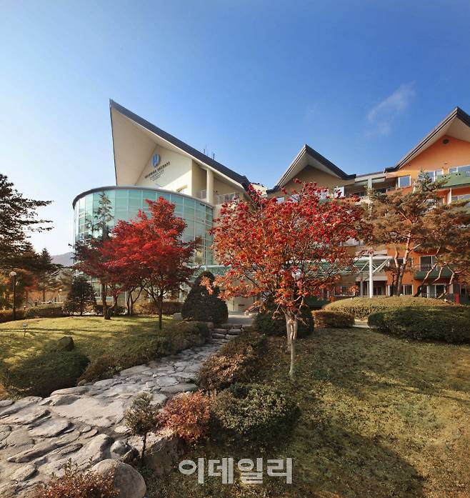 포토 한화리조트 산정호수 안시의 늦가을 풍경