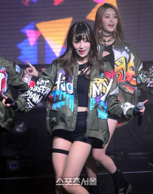 [SS포토]핫팬츠로 심쿵케 하는 EXID 하니, "허벅지가 섹시하죠"