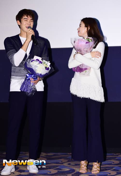 [포토엔]한효주 유연석 바라보는 장난기 어린 얼굴 해어화 무대인사