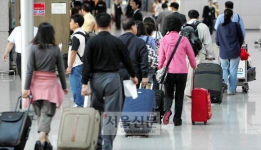 항공사 협력업체 직원 수하물 속 금품 훔치다 적발