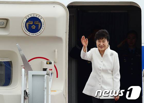 朴대통령 북핵 극동지역 발전·유라시아 대륙 내 최대 위협