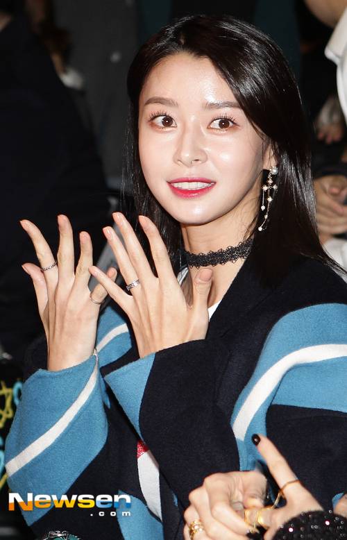 포토엔 헬로비너스 나라 손이 깨끗하죠