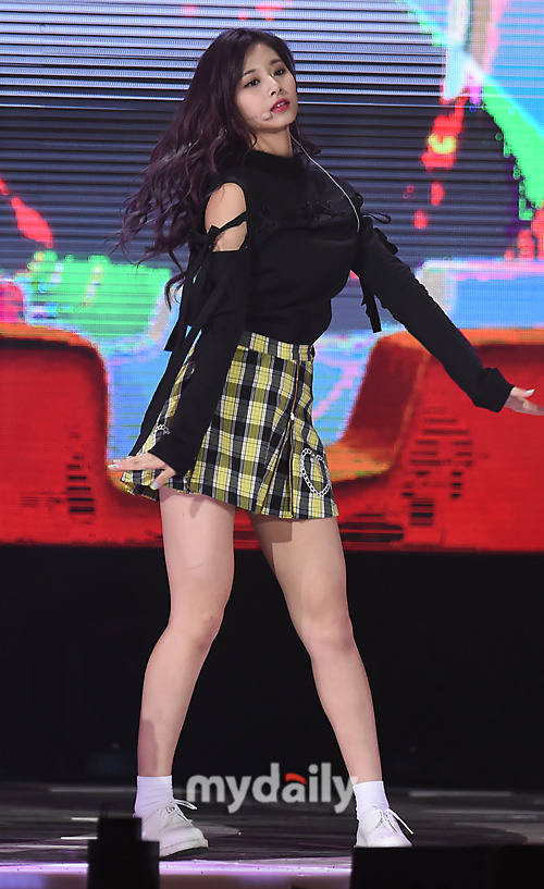 Md화보 언니들 비켜트와이스 쯔위 몸매는 막내가 아냐