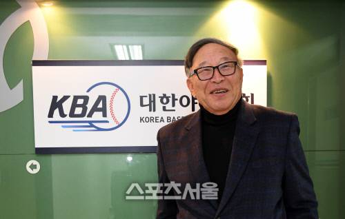 대한야구소프트볼협회 김응용 신임 회장코끼리 뚝심으로 밀어붙이는 야구의 새판짜기
