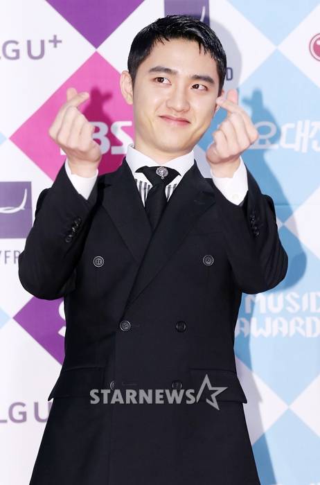 포토 디오 밤톨머리 하고 깜찍 하트