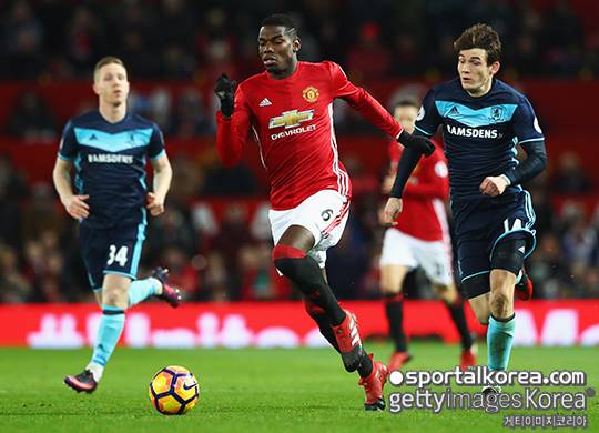 [EPL 19R] '2분새 2골' 맨유, 보로에 2-1 극적 역전승..'5연승 질주'