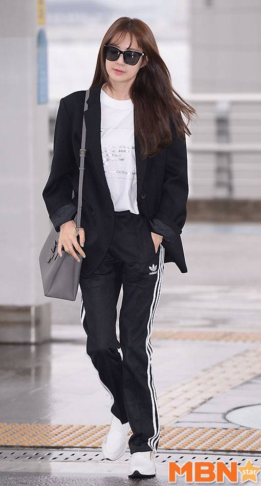 이요원 '여배우의 편안한 공항패션' [MBN포토]