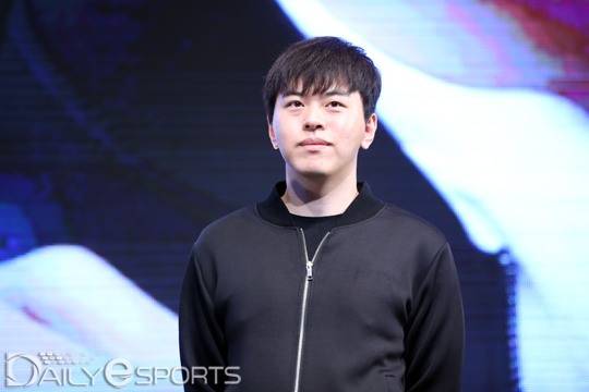 스타1 리마스터 총사령관 송병구 흔들기로 폭군 이제동 꺾고 결승행
