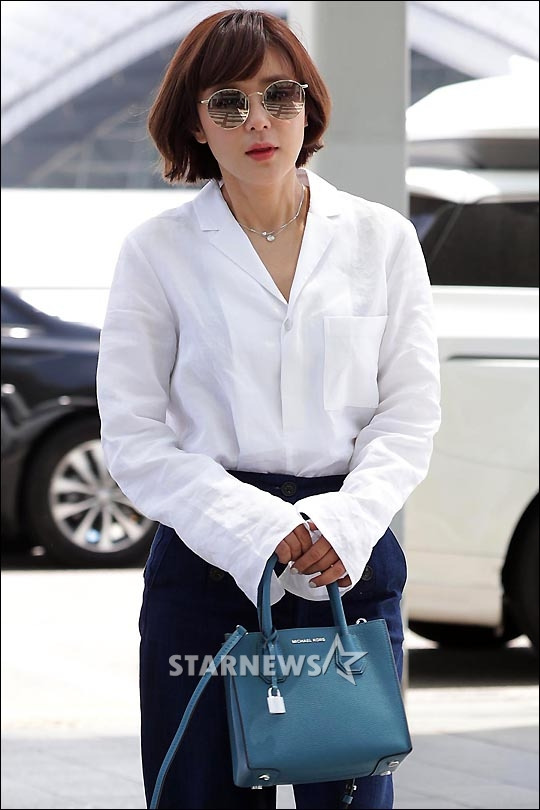 포토 최강희 깔끔한 공항패션