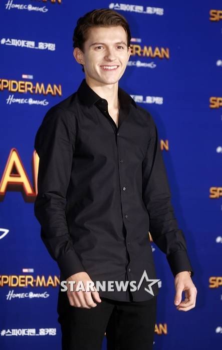 스파이더맨 톰 홀랜드 15살 히어로아이언맨과 케미도 좋아