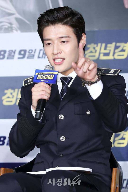 강하늘 스태프 리스트 이렇게 보고 다 외웠어요 청년경찰 제작보고회