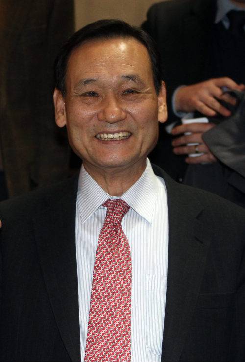Lee tapped to serve 2nd term as Woori chief