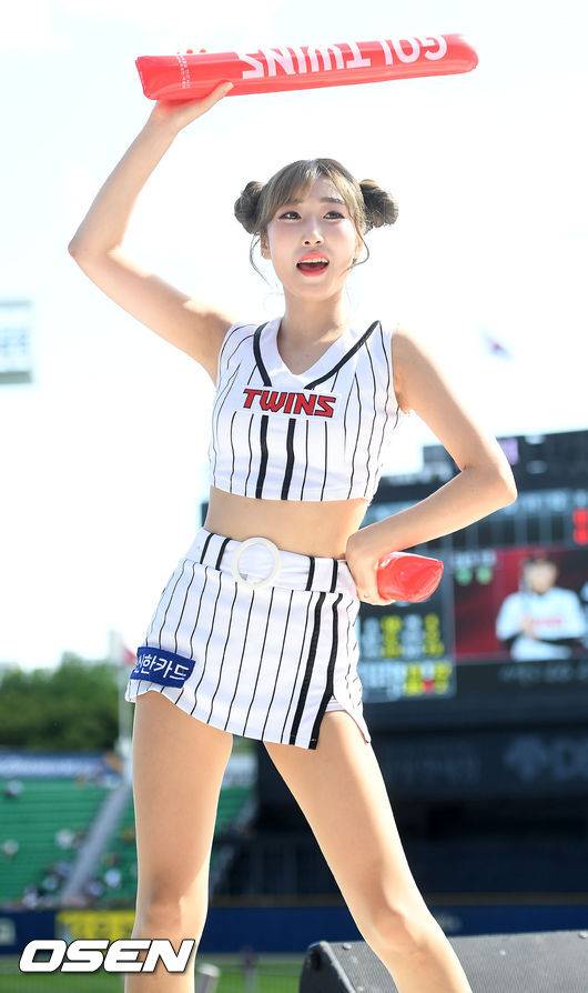 사진 Lg 치어리더 남궁혜미활기찬 응원