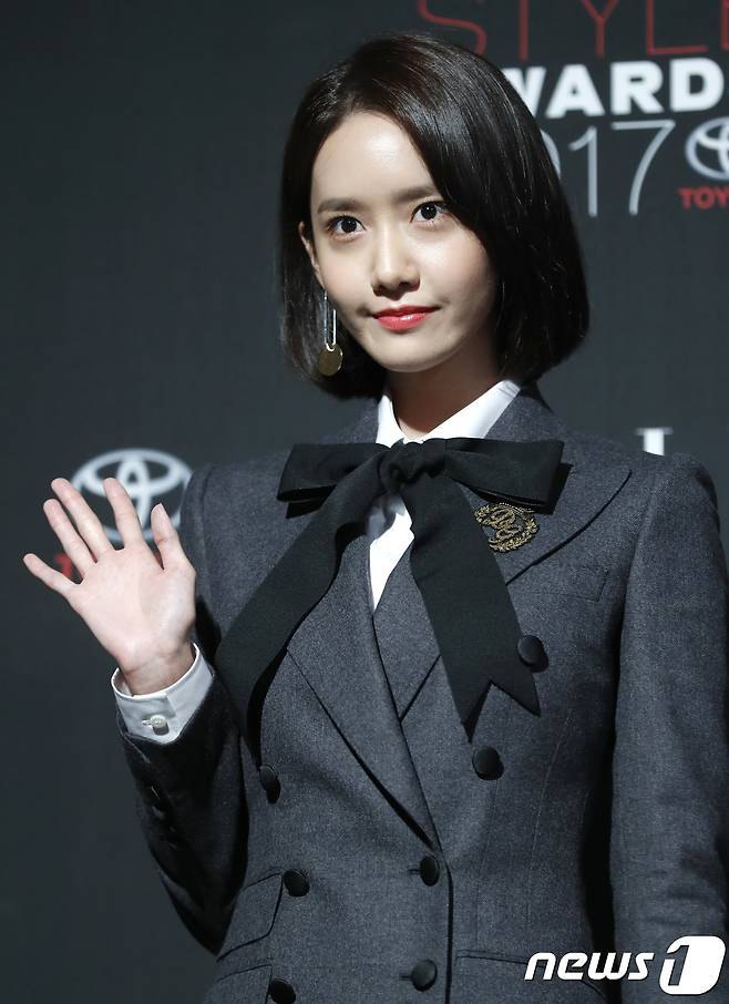 소녀시대 윤아 돋보이는 인형 미모