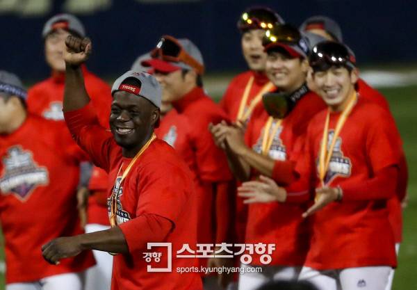 상은 좋은 것출국 미룬 버나디나 로페즈 추억을 소환하다