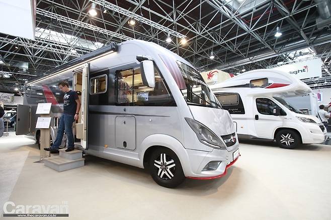 Burstner Elegance 910 G 모터홈!!!﻿