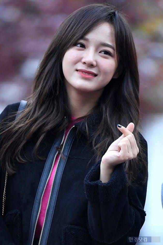 포토 구구단 세정 깜찍한 미소로 하트~