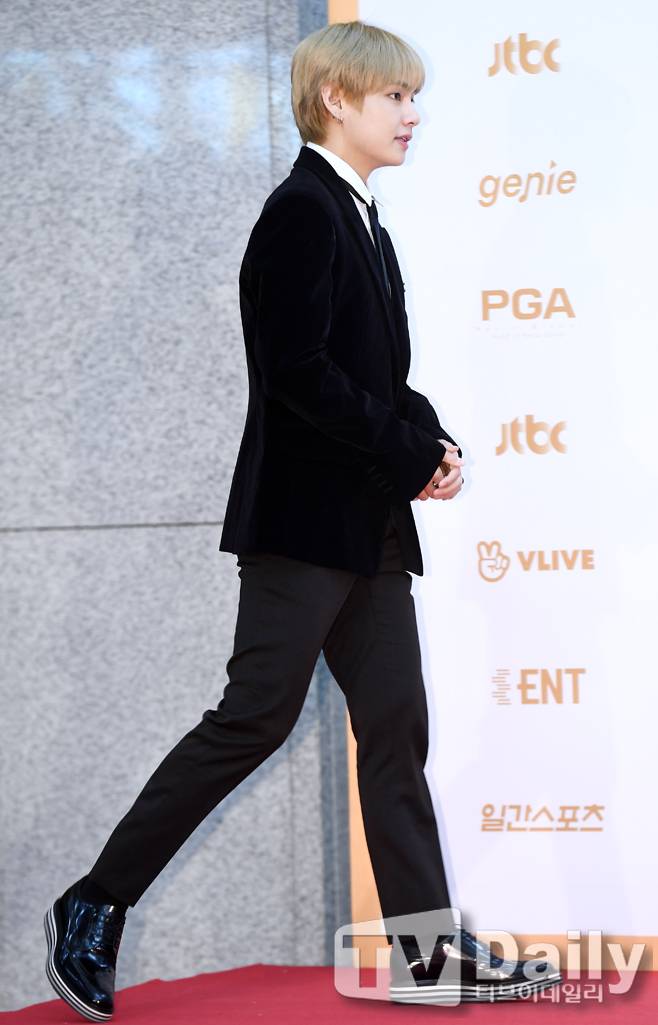Td포토 방탄소년단 뷔 조각같은 옆모습