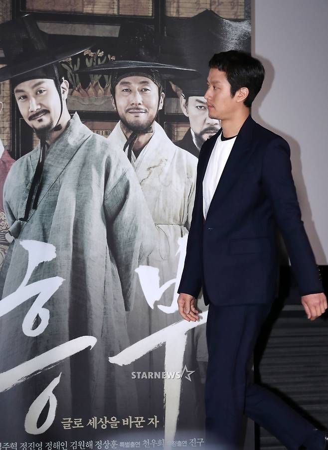 포토 정우 故김주혁과 함께 한 흥부