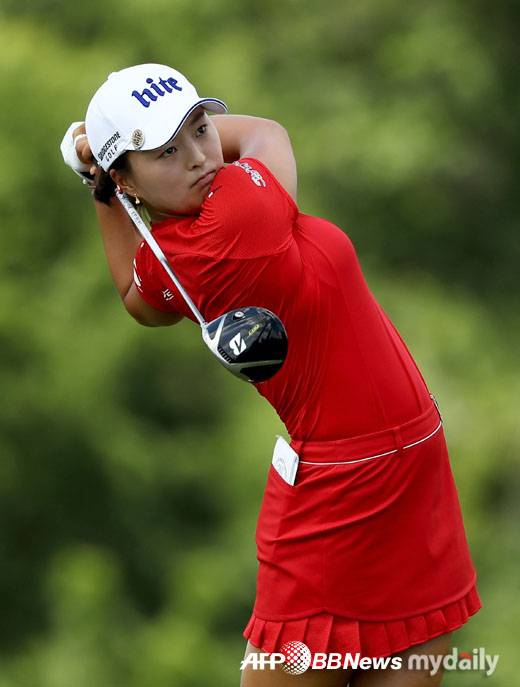 고진영, HSBC 위민스 3R 10언더파 공동 5위