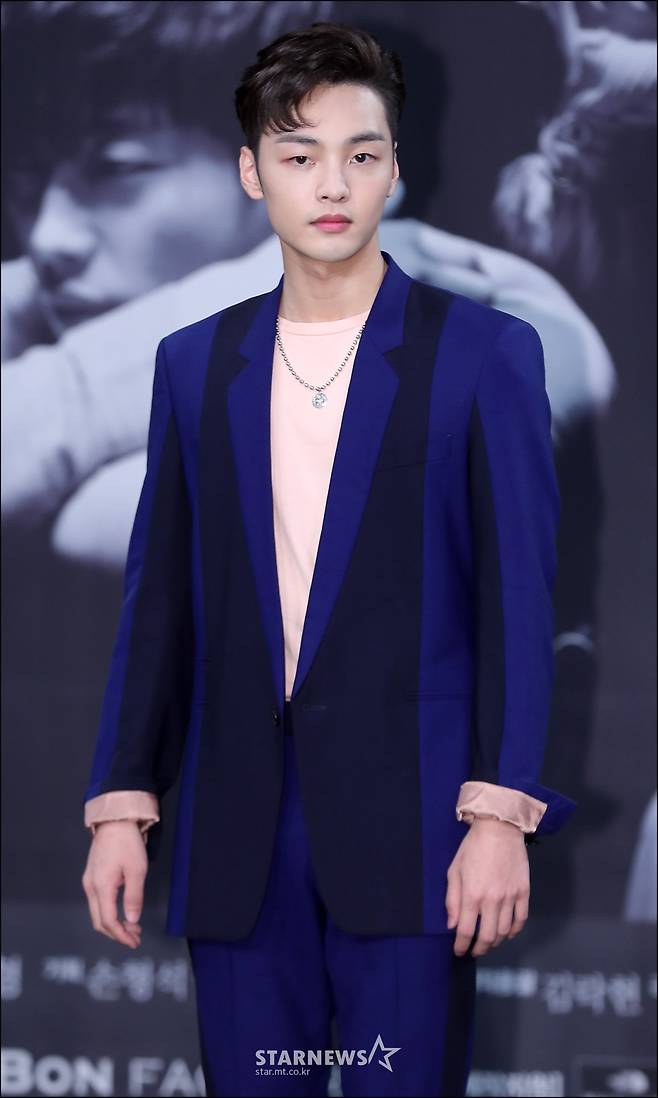 포토 김민재 잘생긴 얼굴
