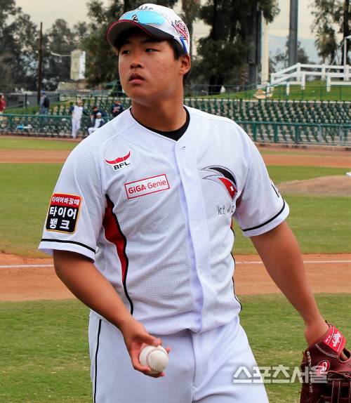 수퍼루키 Kt 강백호 나는 기가 세다