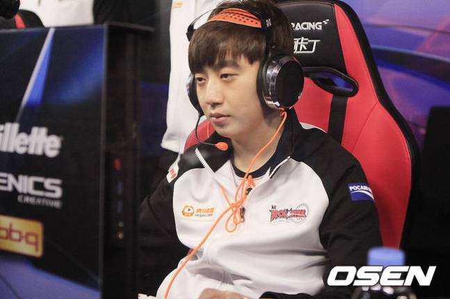 [롤챔스 PO 1R] 기선제압 당한 KT, '스코어' 고동빈 2세트 투입