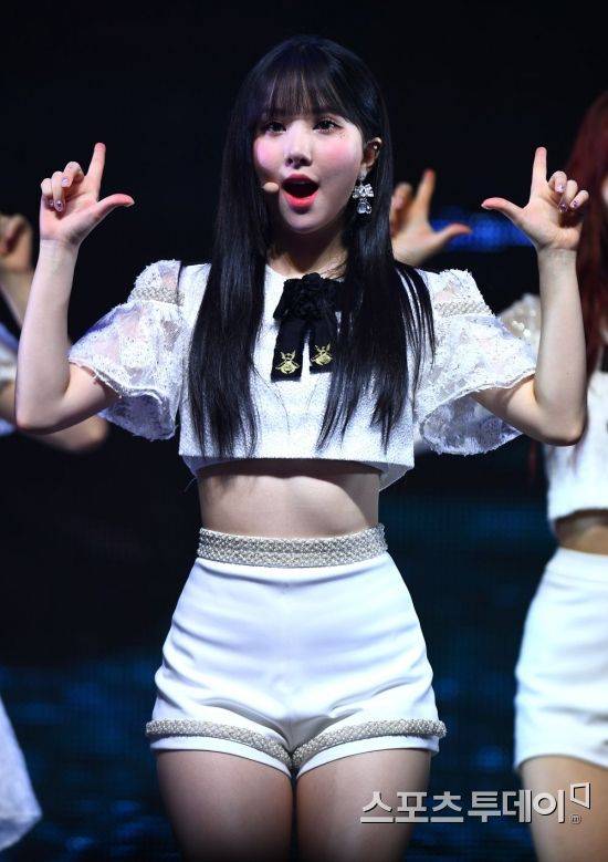 St포토 여자친구 은하 항아리 몸매