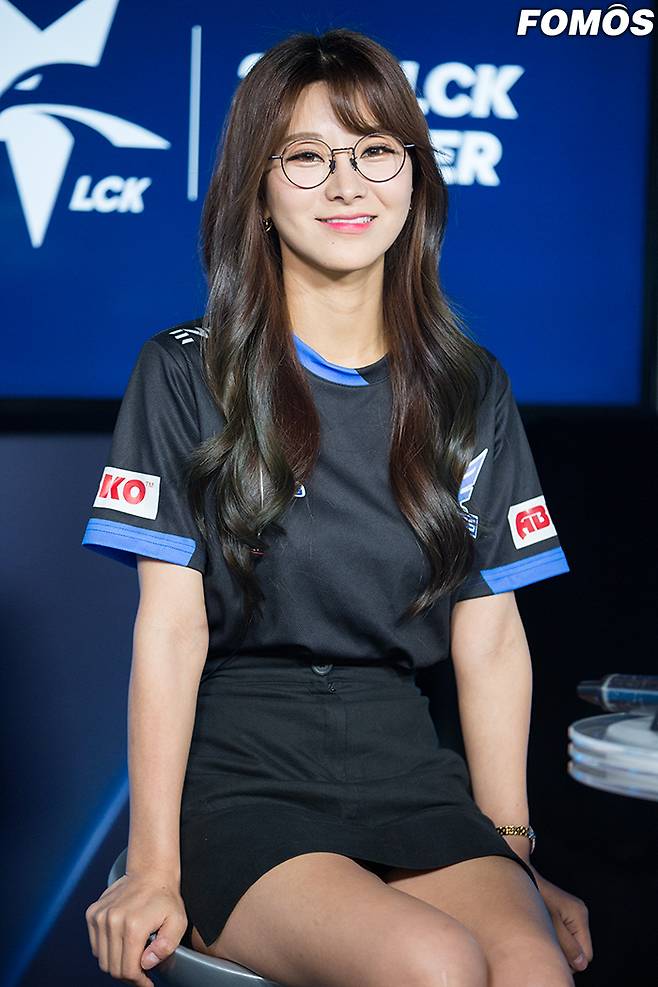 포토 롤챔스 김수현 아나운서 아프리카가 이기겠죠