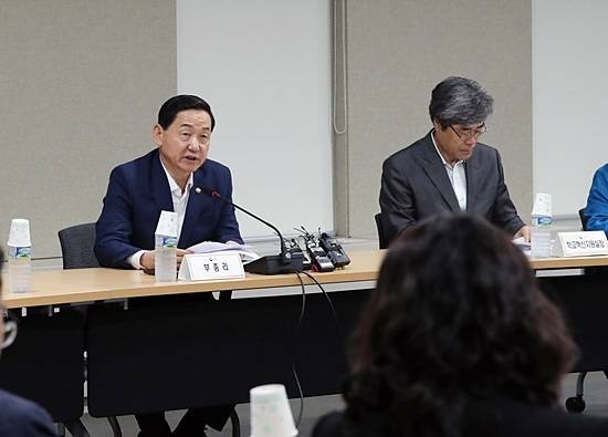 김상곤 교육부장관 부교육감회의에서 여학생 교복 발언 이유 있었네