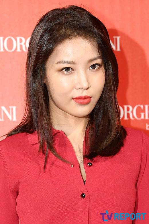 T포토 유빈 숙녀의 눈빛