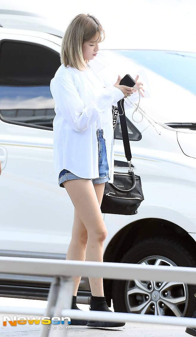 트와이스 정연 미나 우열 가릴 수 없는 핫팬츠 각선미 대결 포토엔hd
