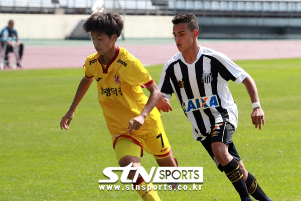 [제주국제유스] 광주 김강희, '그만 따라와'