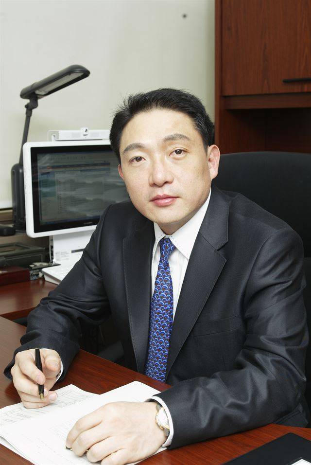 윤재승 대웅제약 회장 갑질경영 일선서 사퇴