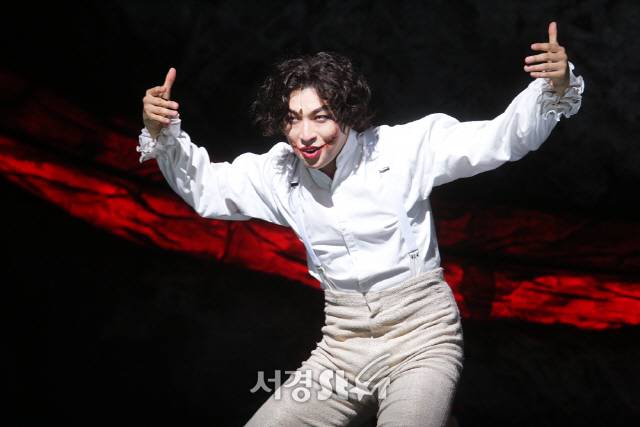 박강현 강렬한 매력이 철철~ 뮤지컬 웃는남자