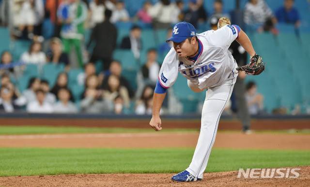 역투하는 삼성 이승현