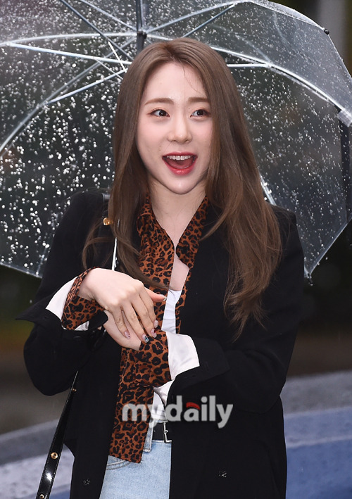 Md화보 얼마나 짧은거야우주소녀 연정 속바지가 다 보이는 하의