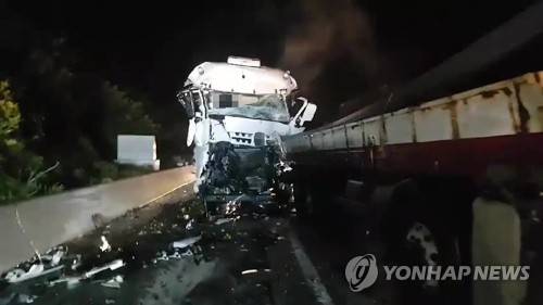 중부내륙고속도 점촌함창ic 인근서 차량 7대 추돌