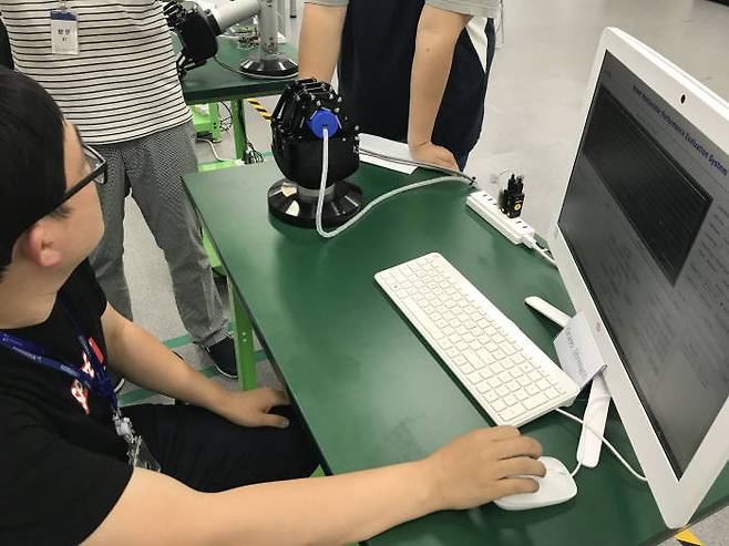 국내 개발 로봇 손가락 조작 성능 평가기술 국제표준 유력