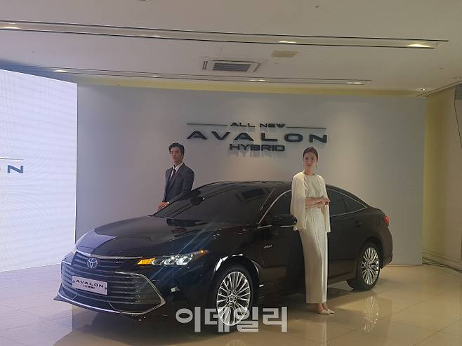 도요타 아발론 하이브리드 年1000대 판매 목표