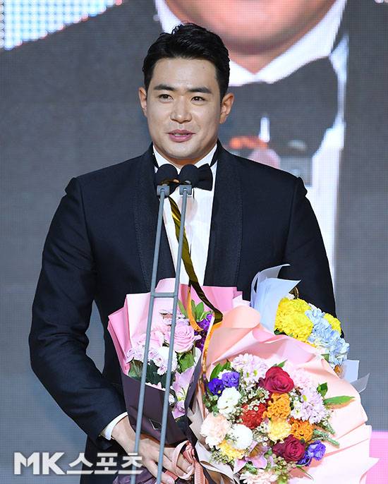 김재환, 2018 KBO리그 MVP에 등극 '3관왕' [MK포토]