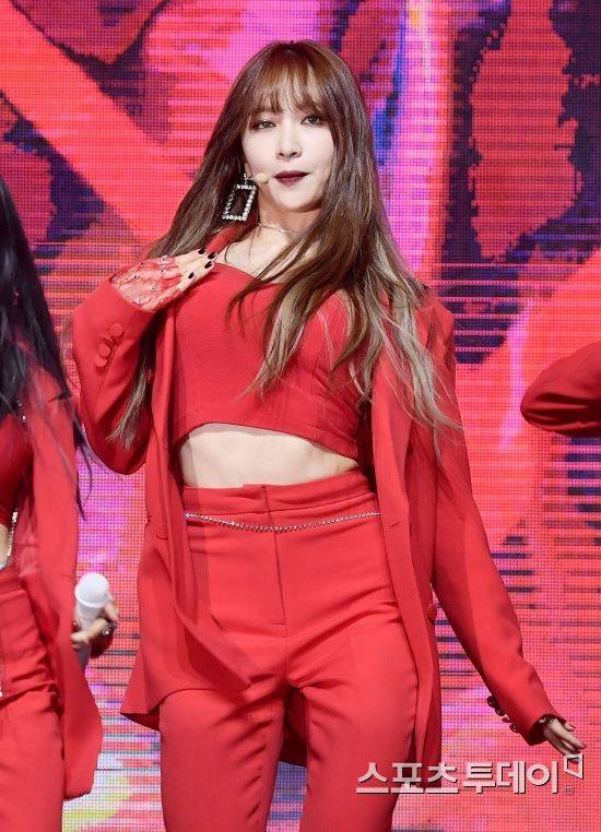 [ST포토] EXID 하니, '눈길 끄는 갈비뼈'