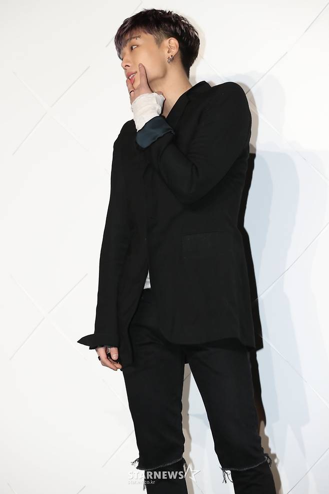 화보 아이콘 바비 스웩 넘치게