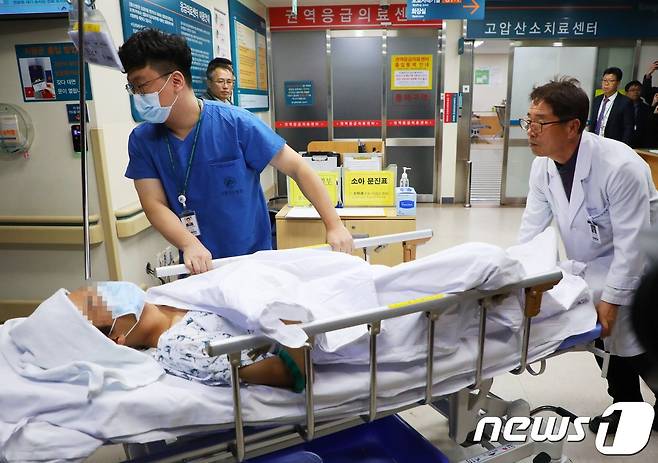 강릉아산병원 환자 1명 일반병실 옮겨물먹고 대화가능